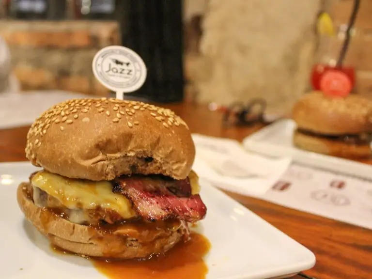 Jazz Restô & Burgers - Hambúrgueres acompanhados de Jazz ao vivo